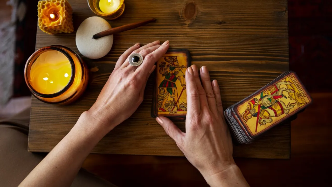 Гороскоп на 12 березня 2025 року за картами Таро для всіх знаків